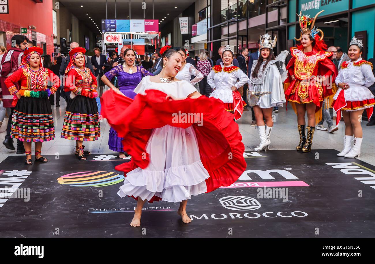 London, UK. 06th Nov, 2023. Peruvian Folk Dances Traditional dances ...