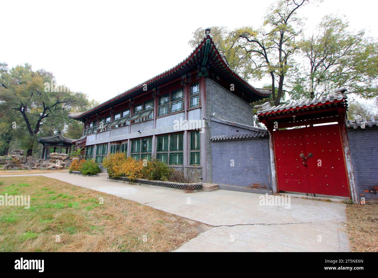 CHENGDE CITY - OCTOBER 20: Chinese landscape architecture in chengde ...