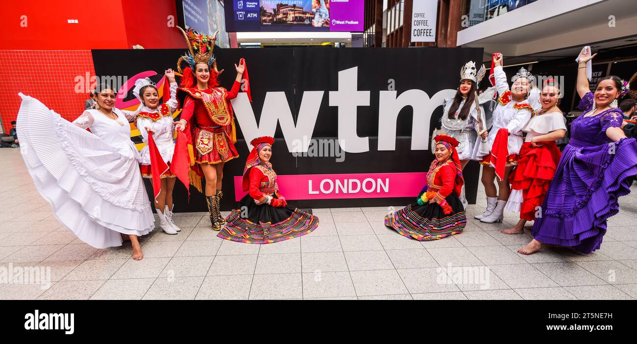 London, UK. 06th Nov, 2023. Peruvian Folk Dances Traditional dances ...