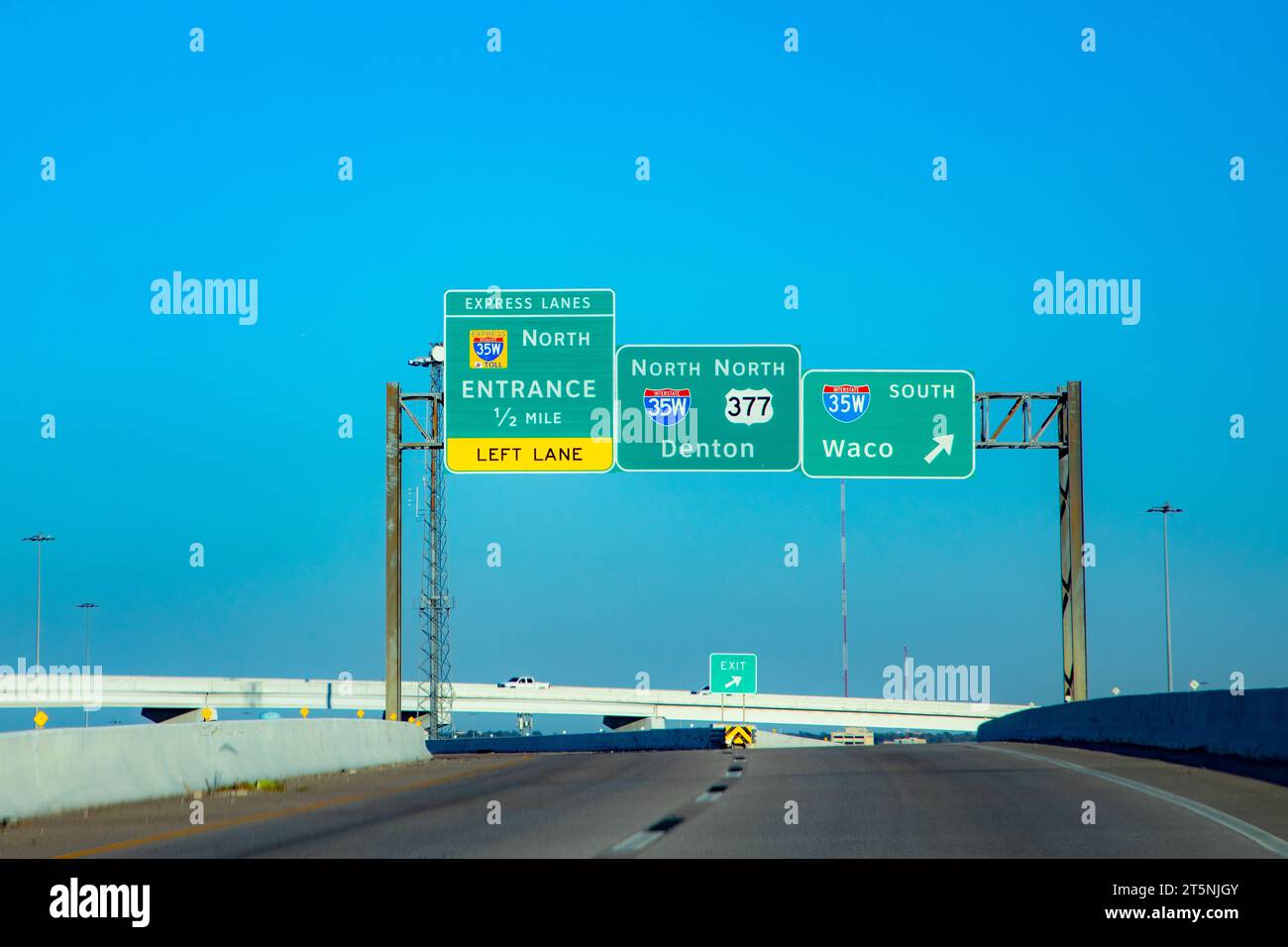 Express skyscraper hi-res stock photography and images - Alamy