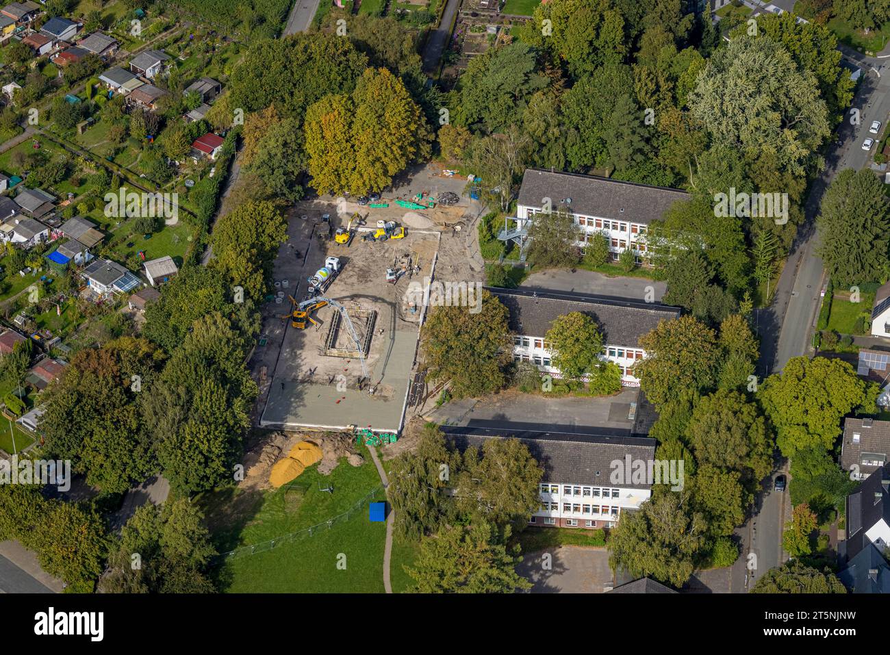 Aerial view, Kerschensteiner elementary school with building site ...