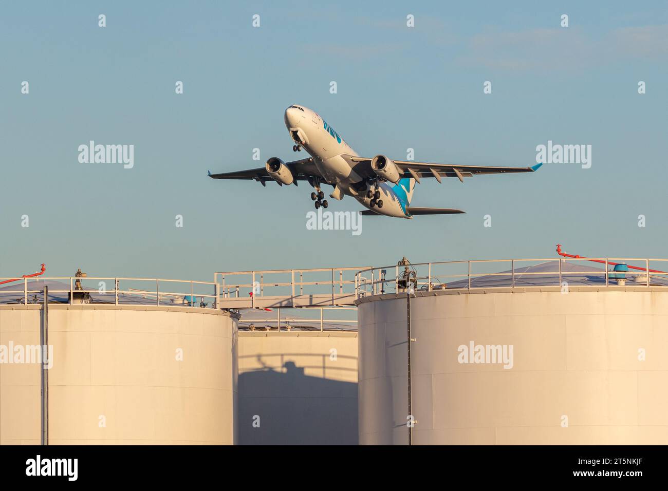 Aviation fuel tanks london heathrow hi-res stock photography and images ...