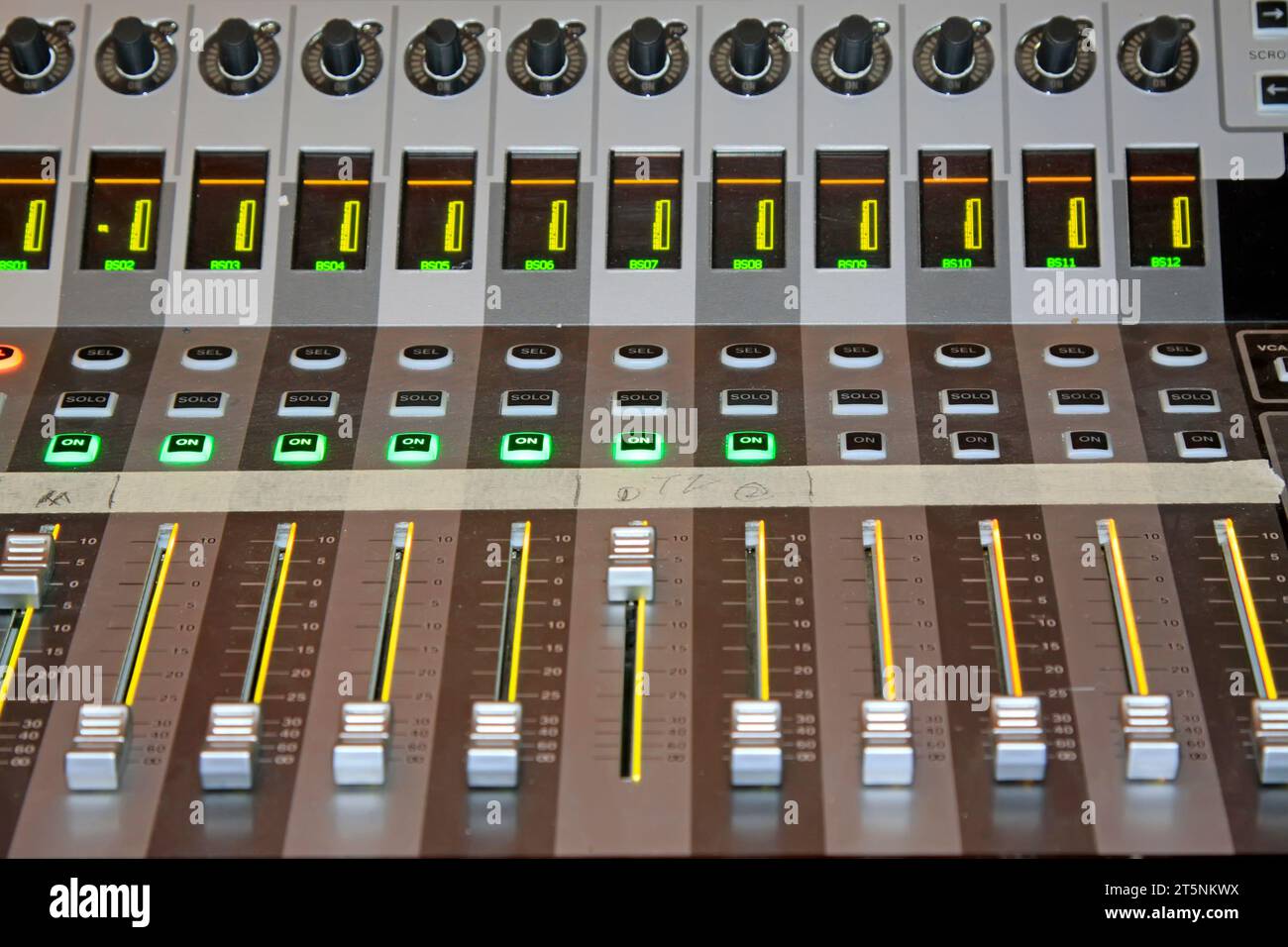 Equalizer settings hi-res stock photography and images - Alamy