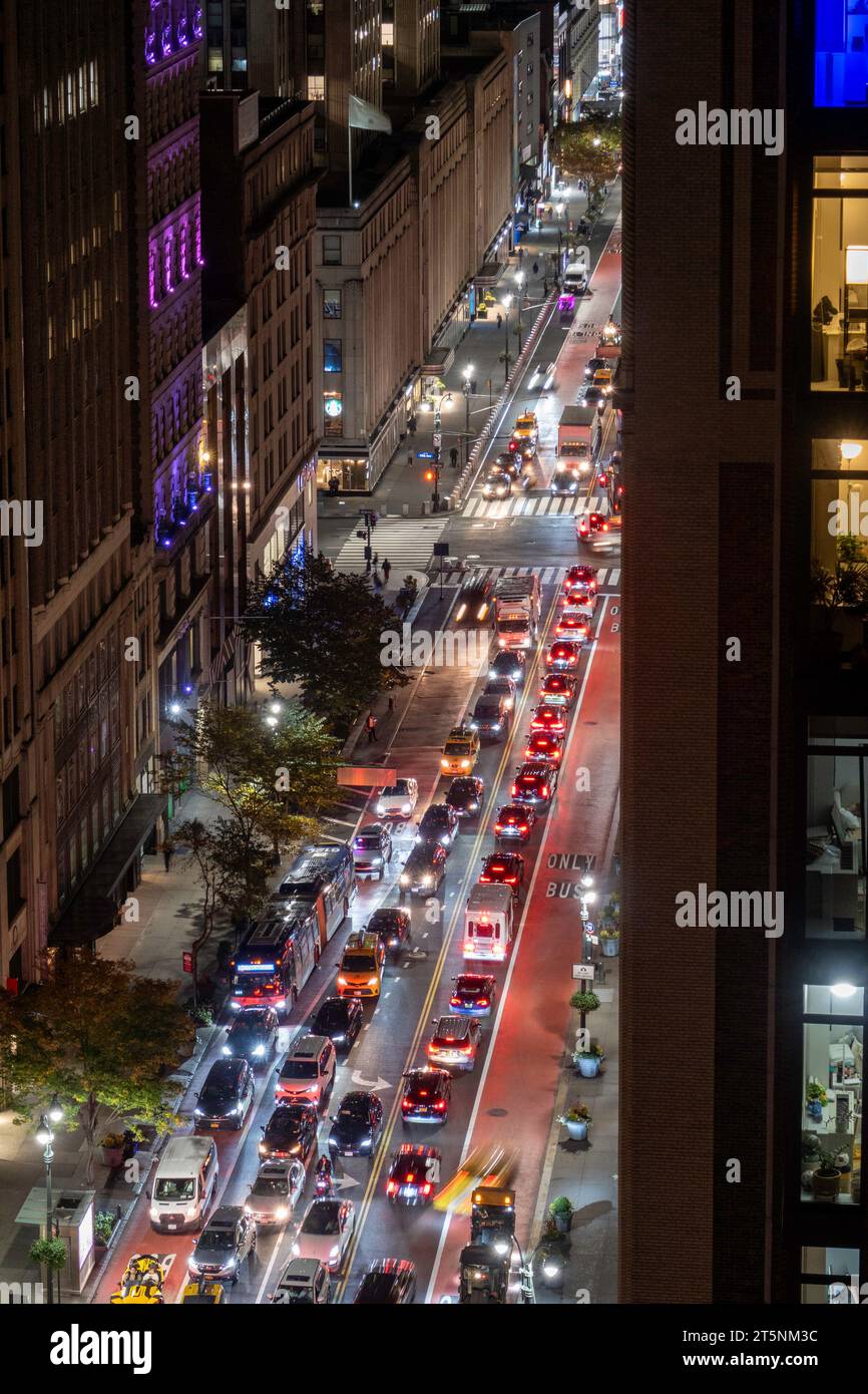 Traffic gridlock on E. 34th St. on an autumn evening, Midtown Manhattan ...