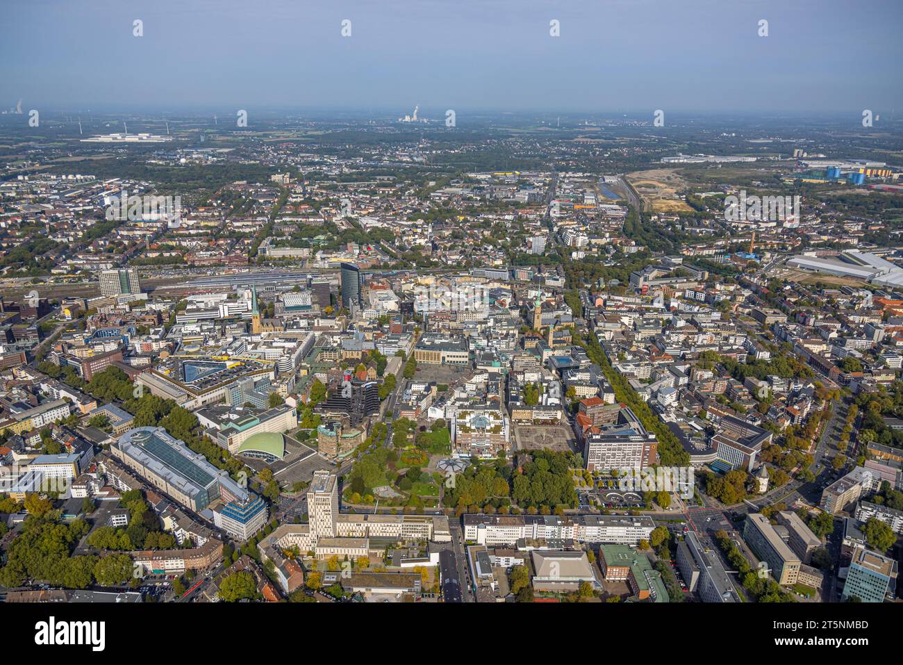 City center view with wallring hi-res stock photography and images - Alamy