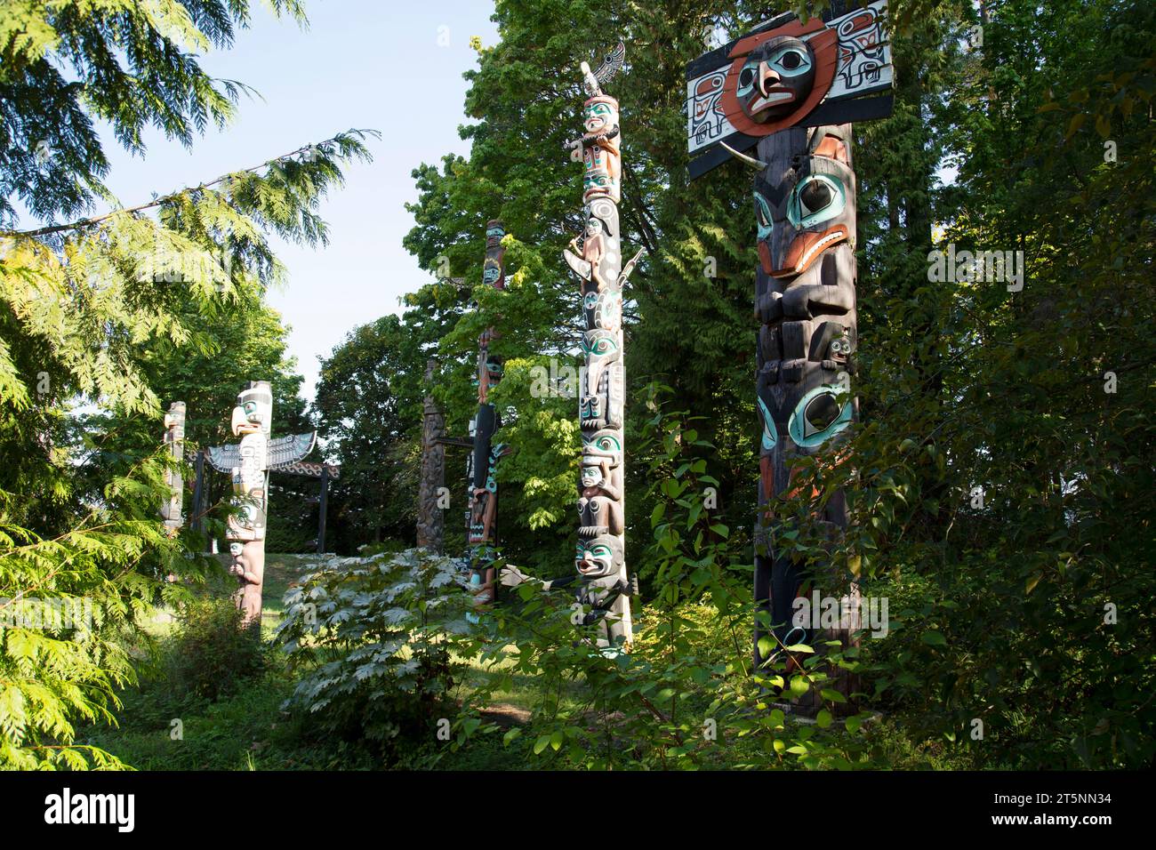First Nations art and totem poles, Stanley Park, Vancouver, Canada ...