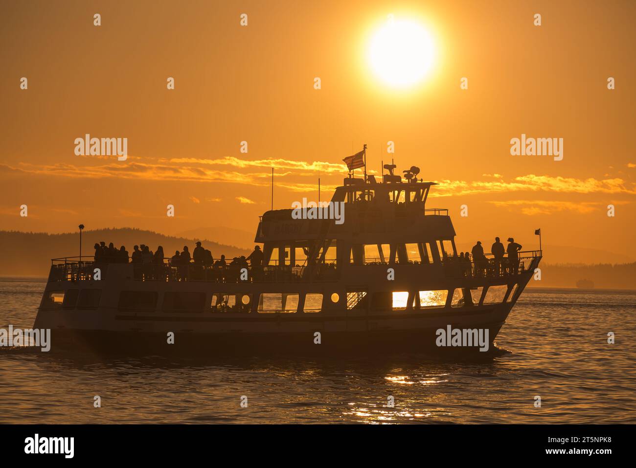 Seattle, USA. 30th Sep, 2023. The waterfront as an Argosy cruise ship ...