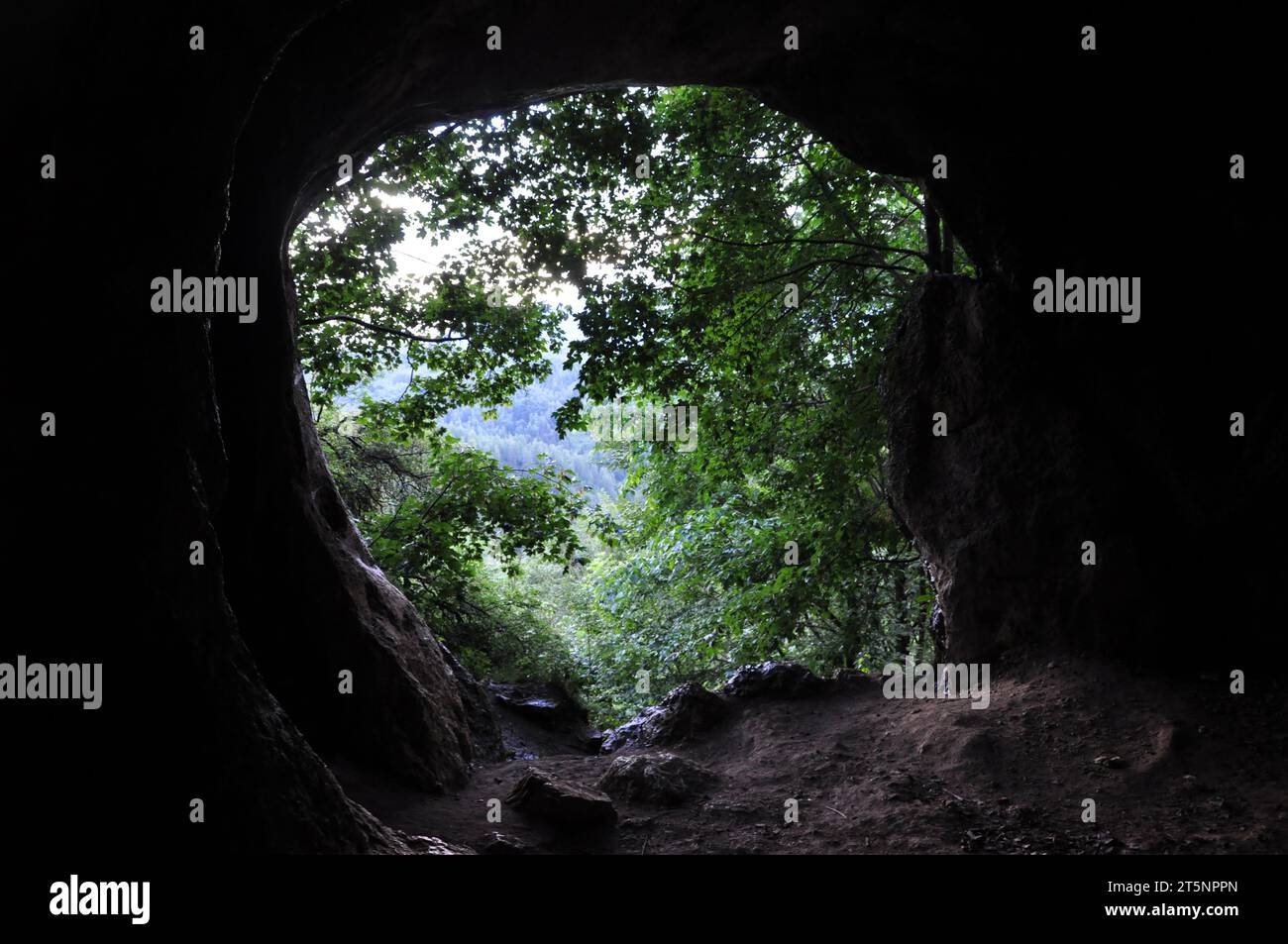 Inside cavern hi-res stock photography and images - Alamy