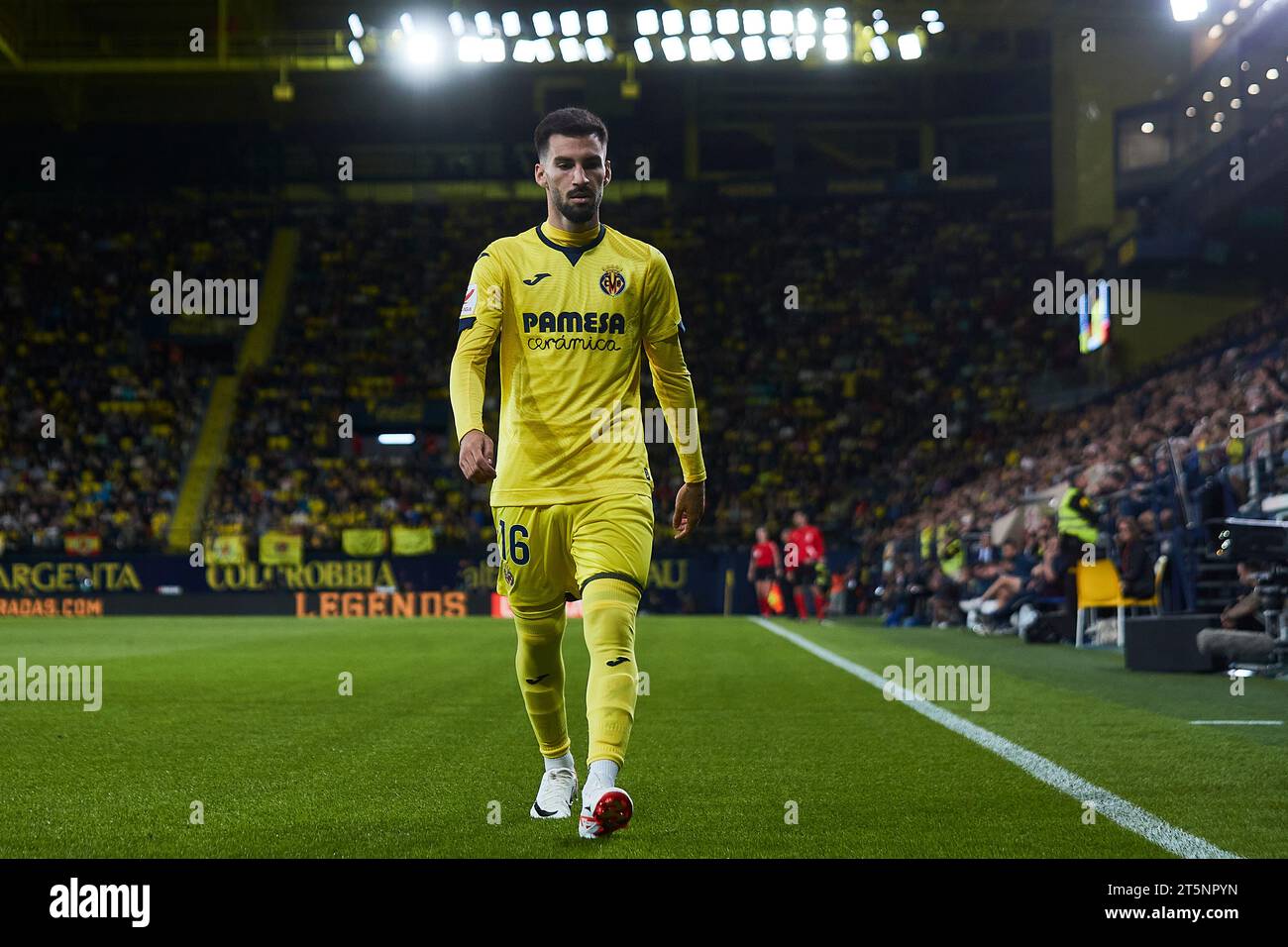 Alex Baena of Villarreal CF looks on during the LaLiga EA Sports match ...