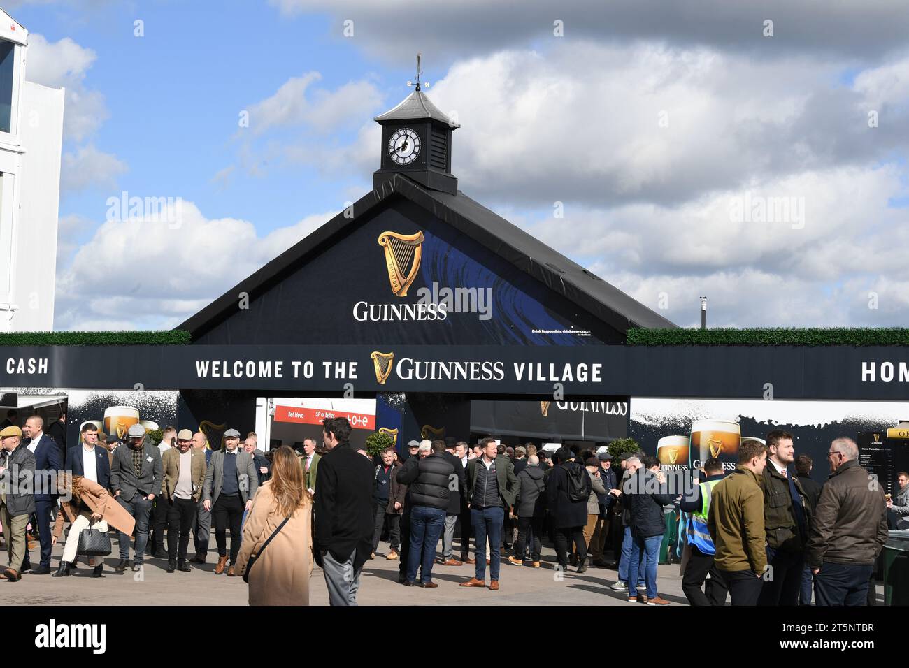 Cheltenham village hi-res stock photography and images - Alamy