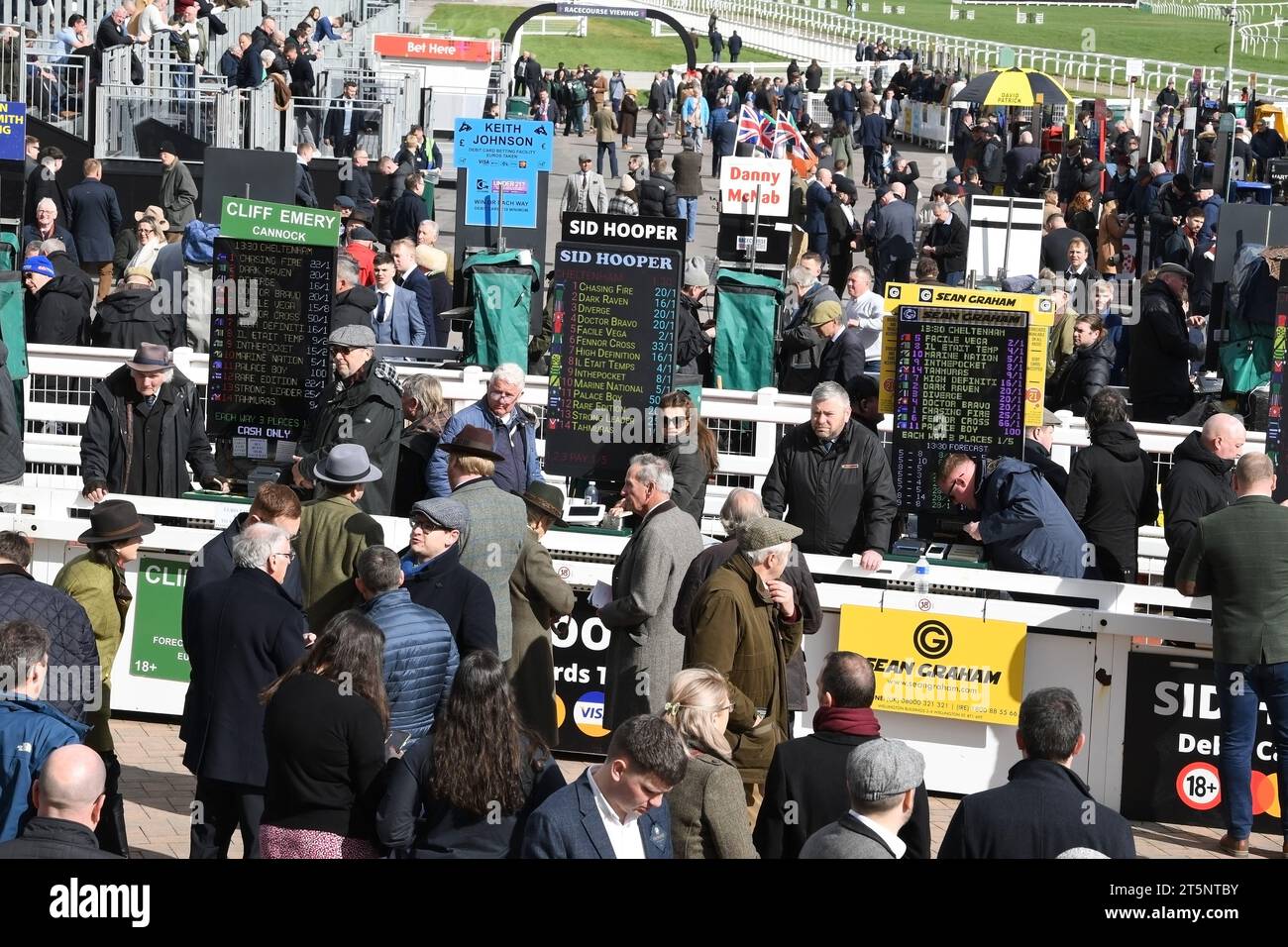 Bookmakers at cheltenham festival hi-res stock photography and images ...