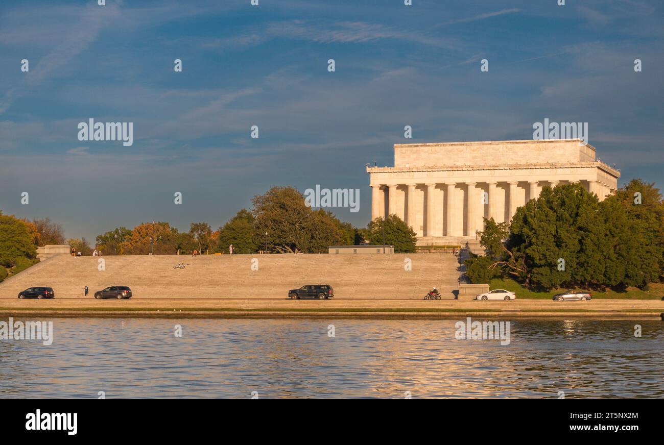 WASHINGTON, DC, USA - Lincoln Memorial, on the Potomac River, and ...