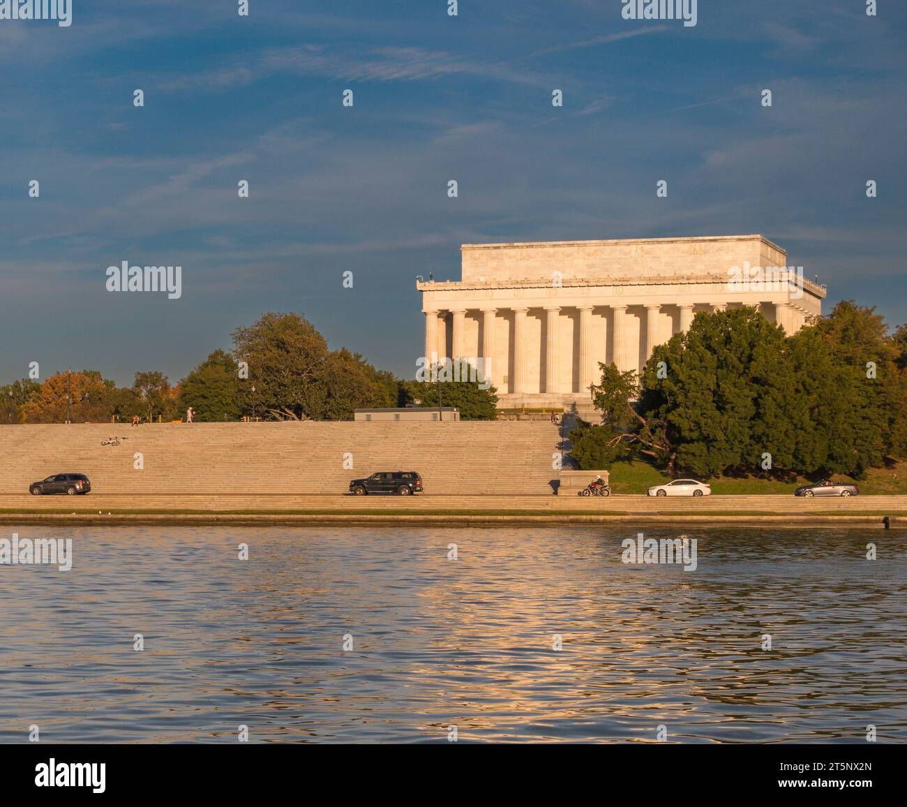 WASHINGTON, DC, USA - Lincoln Memorial, on the Potomac River, and ...