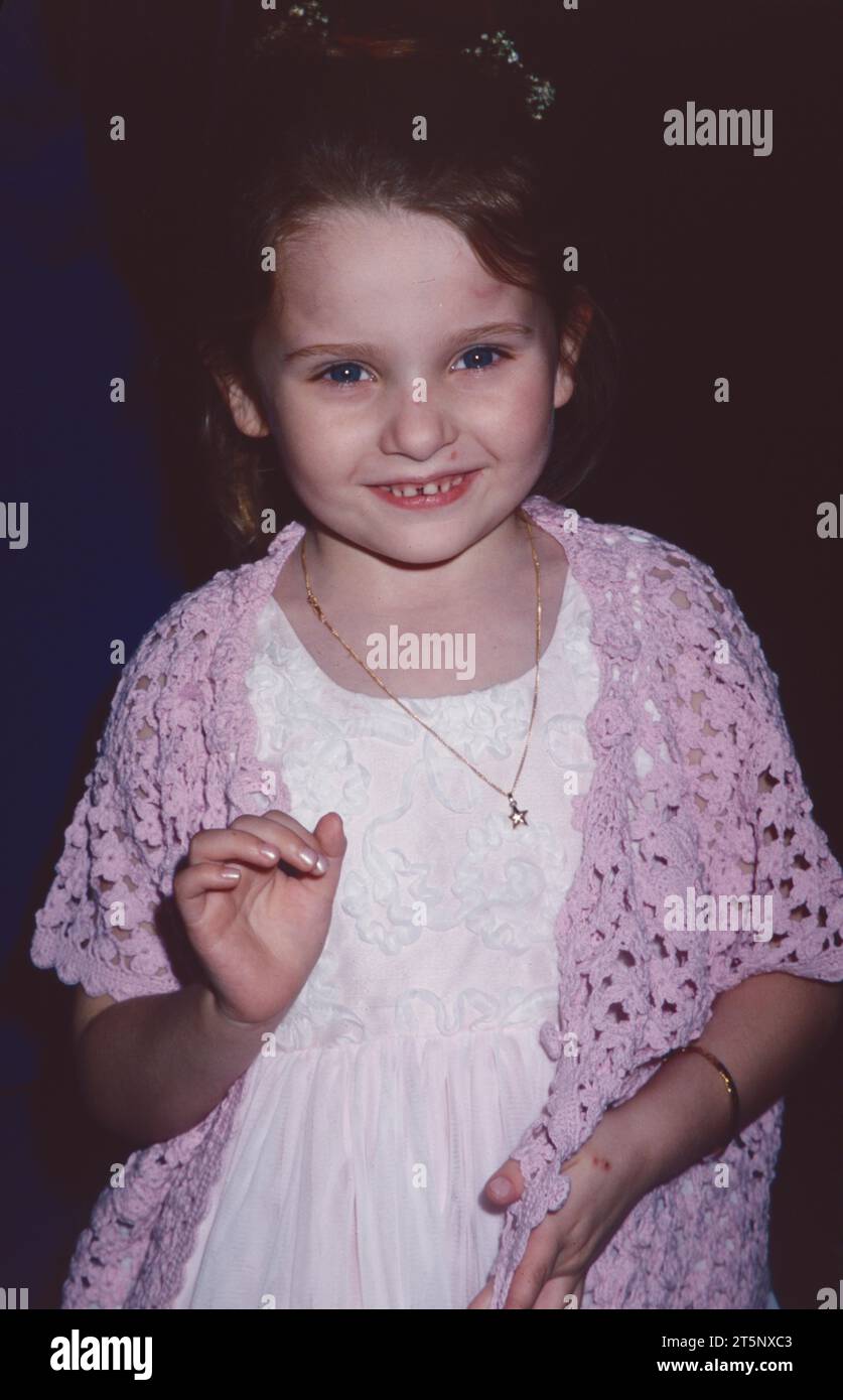 Abigail Breslin Signs