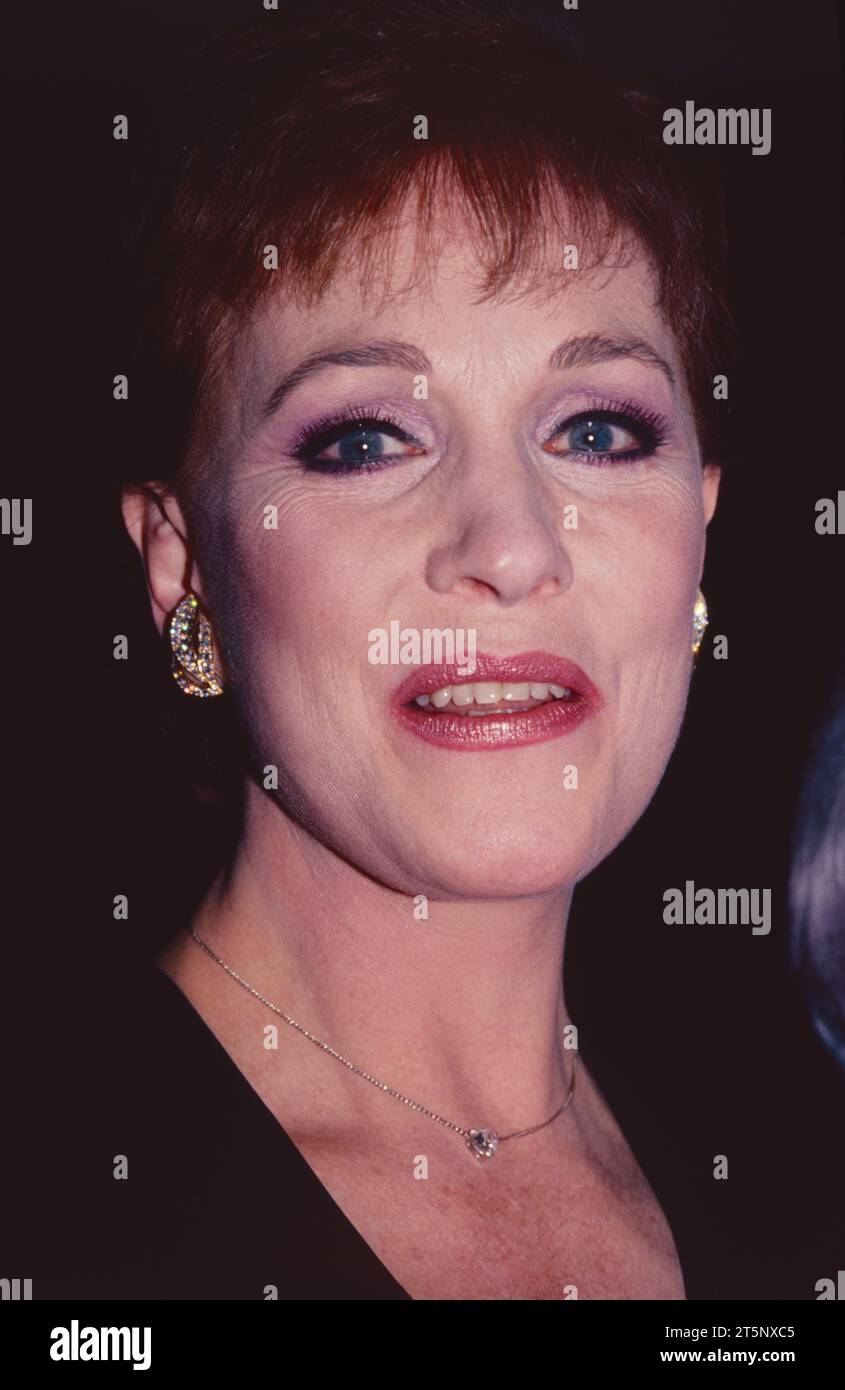 Julie Andrews crowned an honorary Ziegfeld Girl at the annual reunion ...