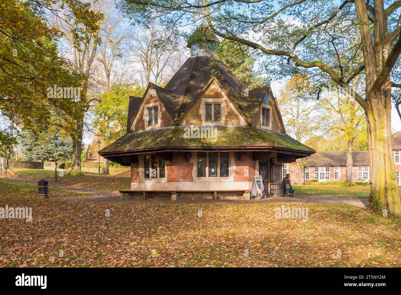 Bournville green hi-res stock photography and images - Alamy