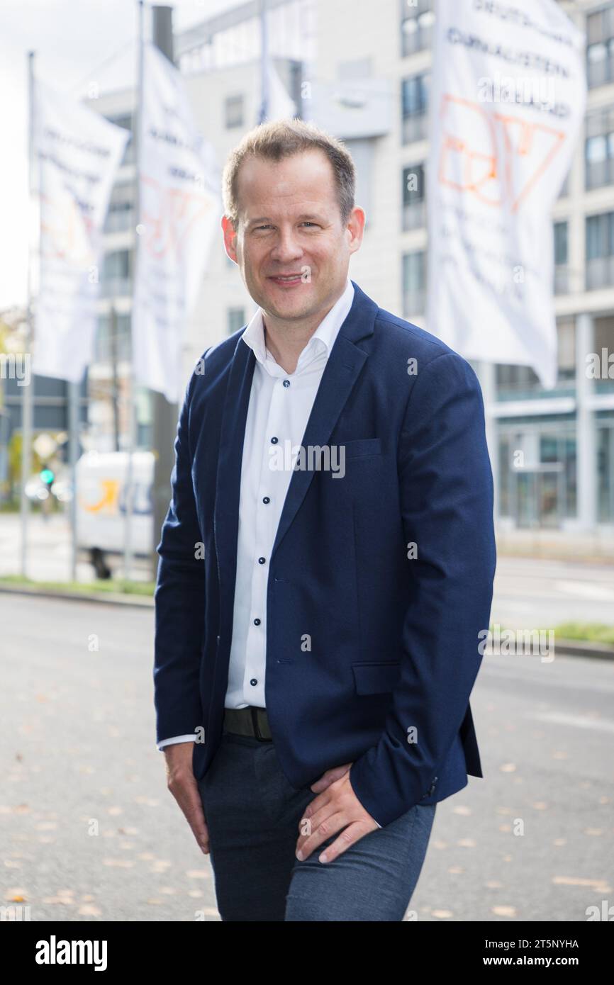 Mika Beuster (DJV Hessen, 44, Chef-themenreporter bei der VRM ...