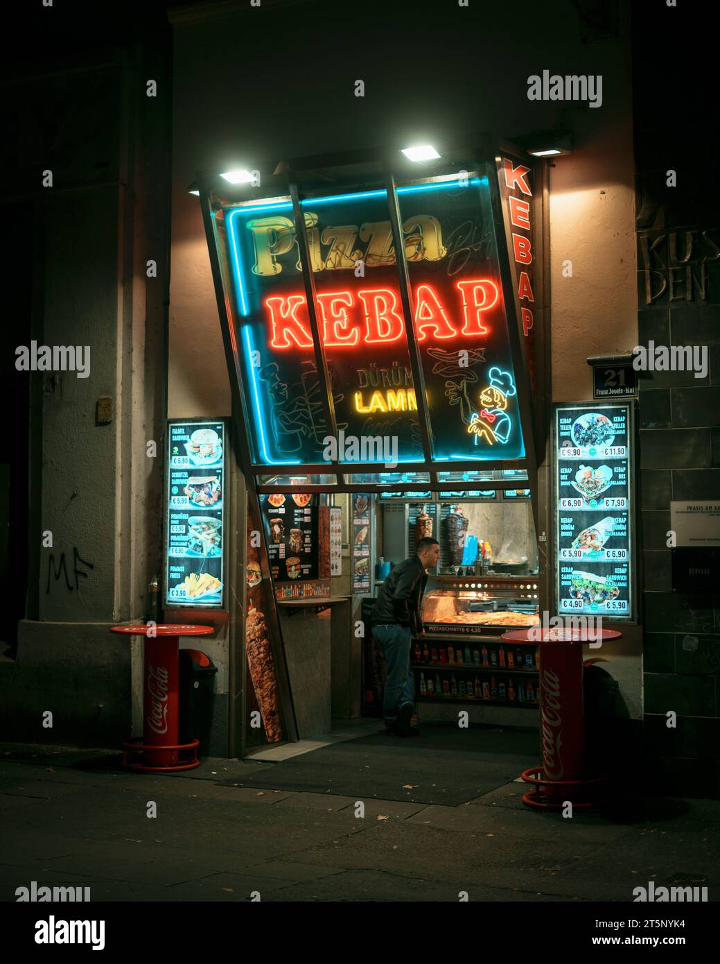 Kebab shop sign hi-res stock photography and images - Alamy
