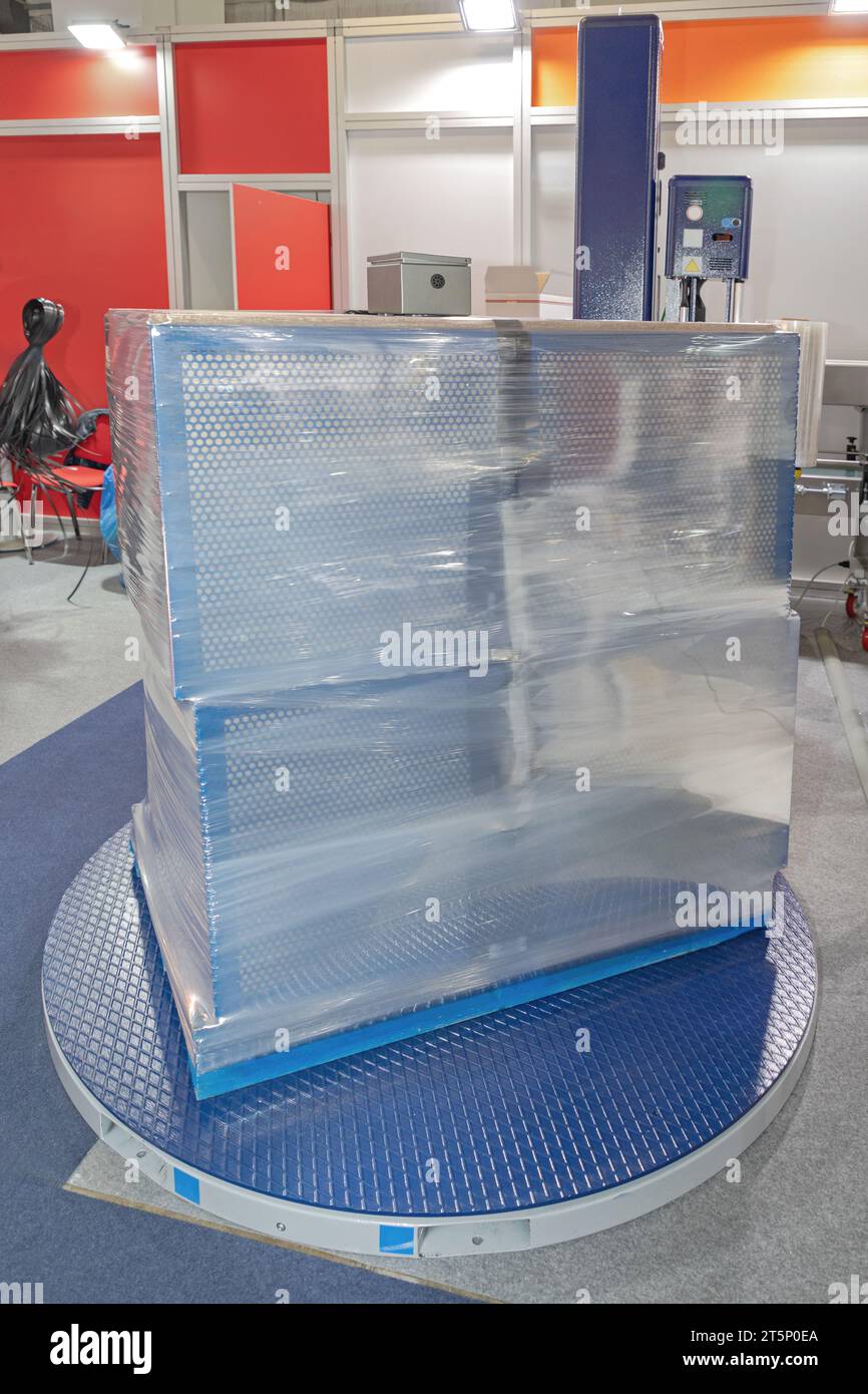 Foil Film Wrapping Machine Turning Packing Shipping Distribution ...