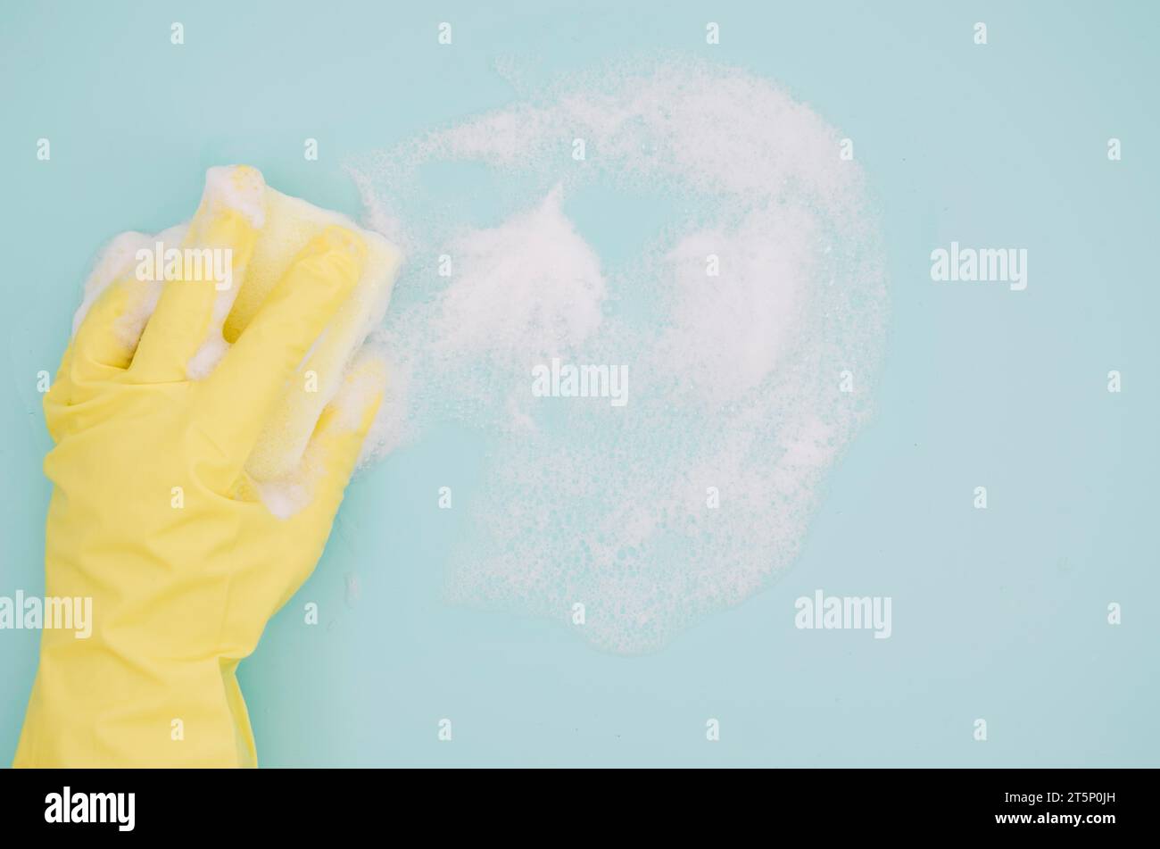 Washing blue hi-res stock photography and images - Alamy