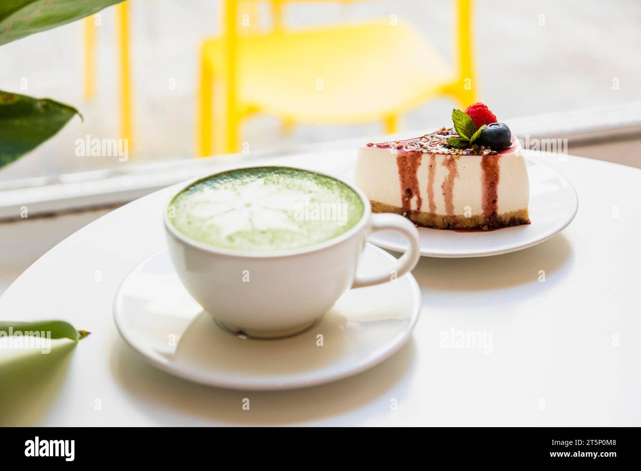 Matcha cake art hi-res stock photography and images - Alamy