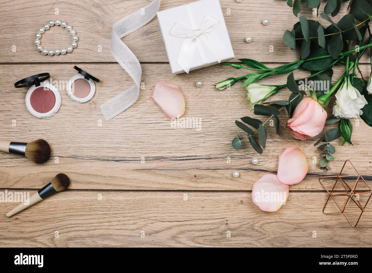 Makeup brush compact face powder pearls gift box rose eustoma flowers ...