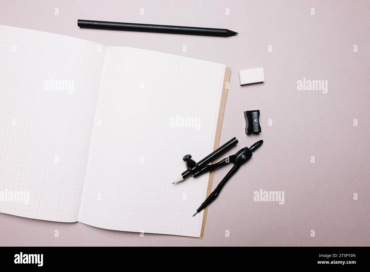 Notepad office supplies Stock Photo - Alamy