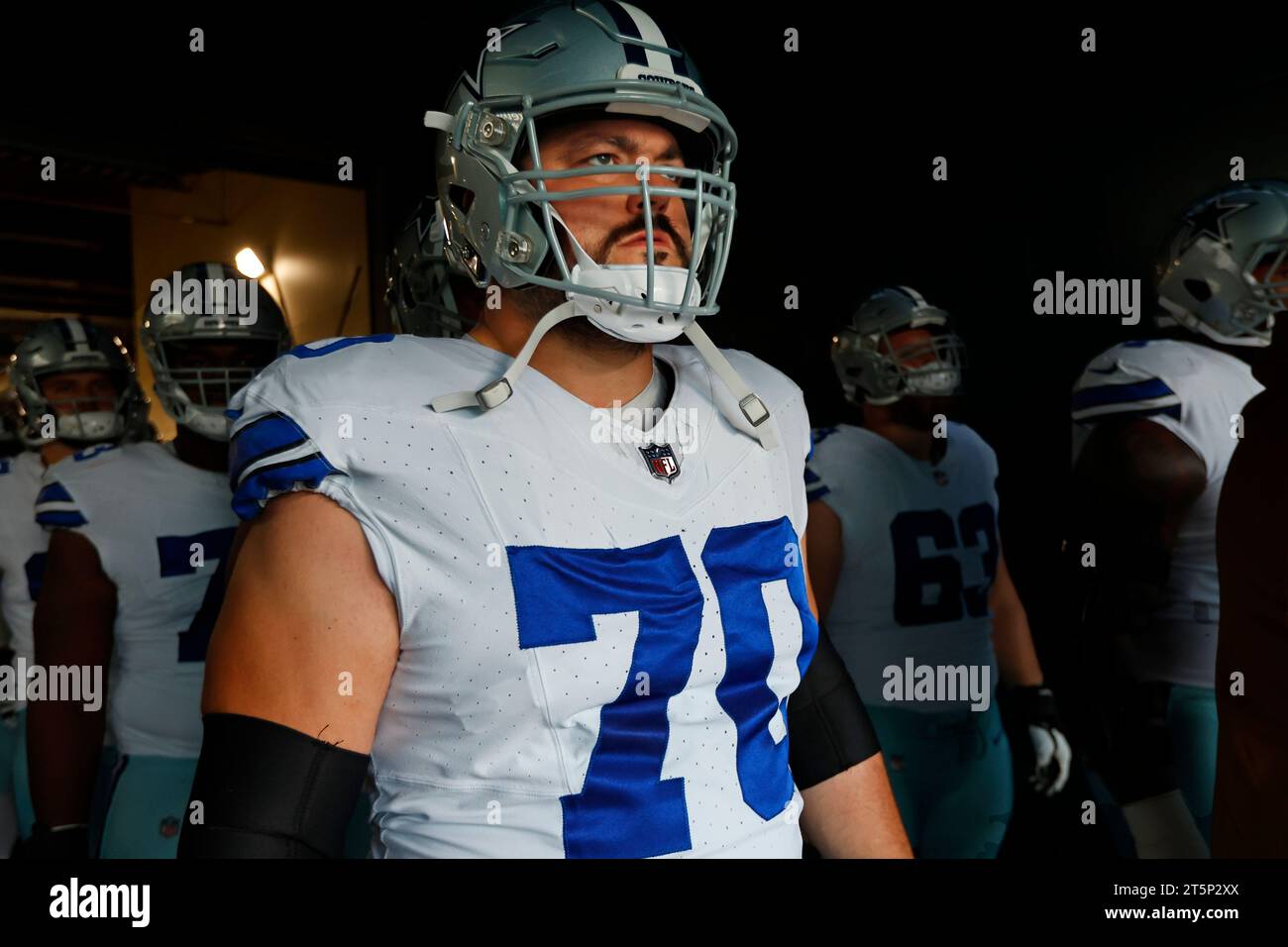 Dallas Cowboys guard Zack Martin (70) waits to take the field before an ...