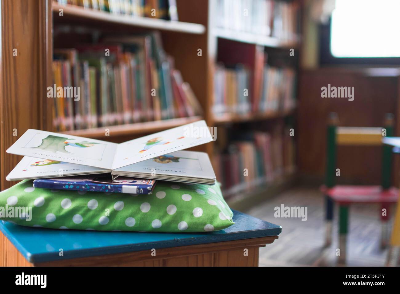 Bedroom library hi-res stock photography and images - Alamy