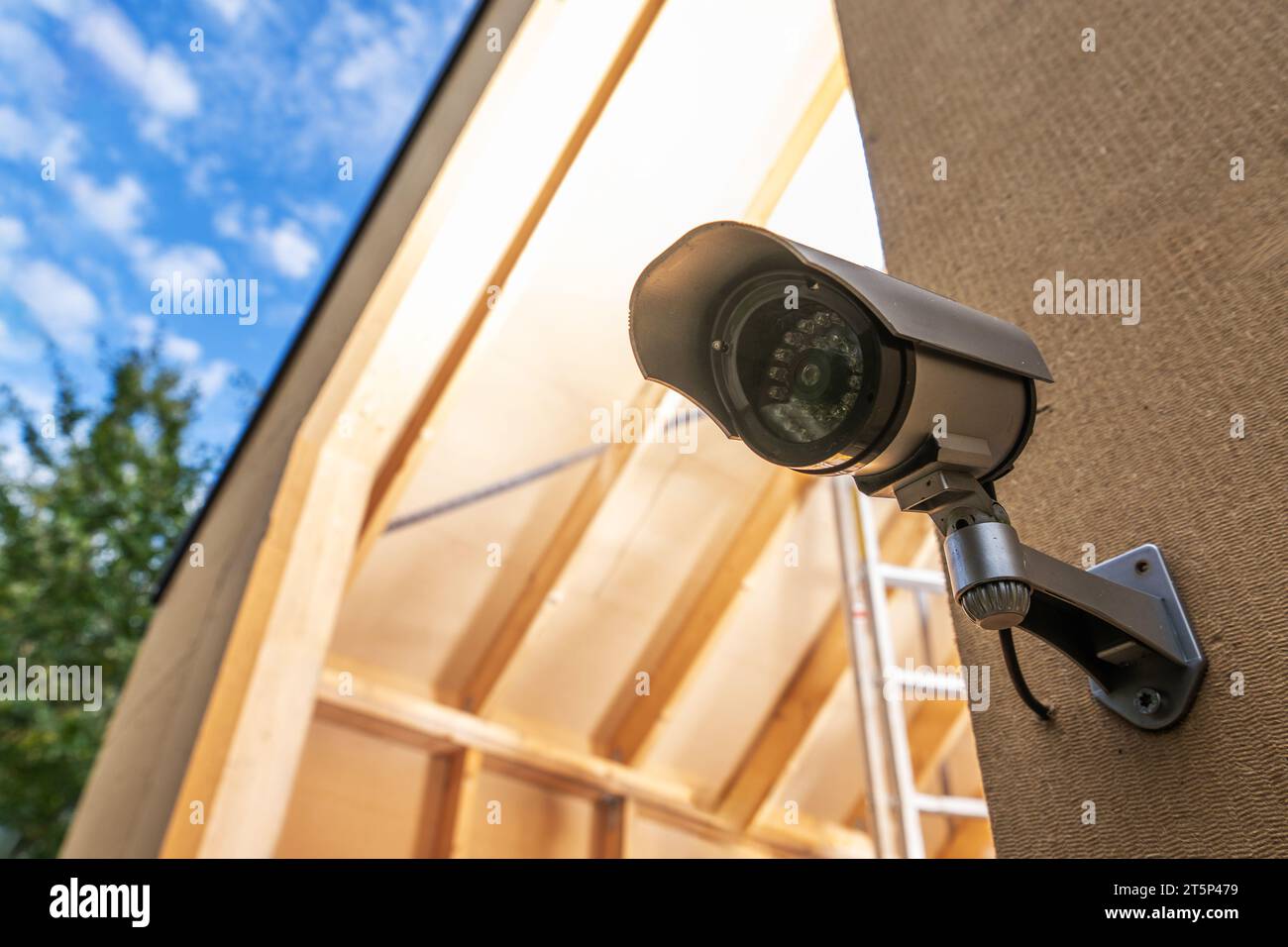 Construction Site Monitoring Using CCTV Modern Outdoor Wireless Camera ...