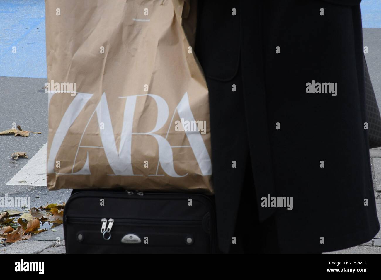 Spanisn zara hi-res stock photography and images - Alamy