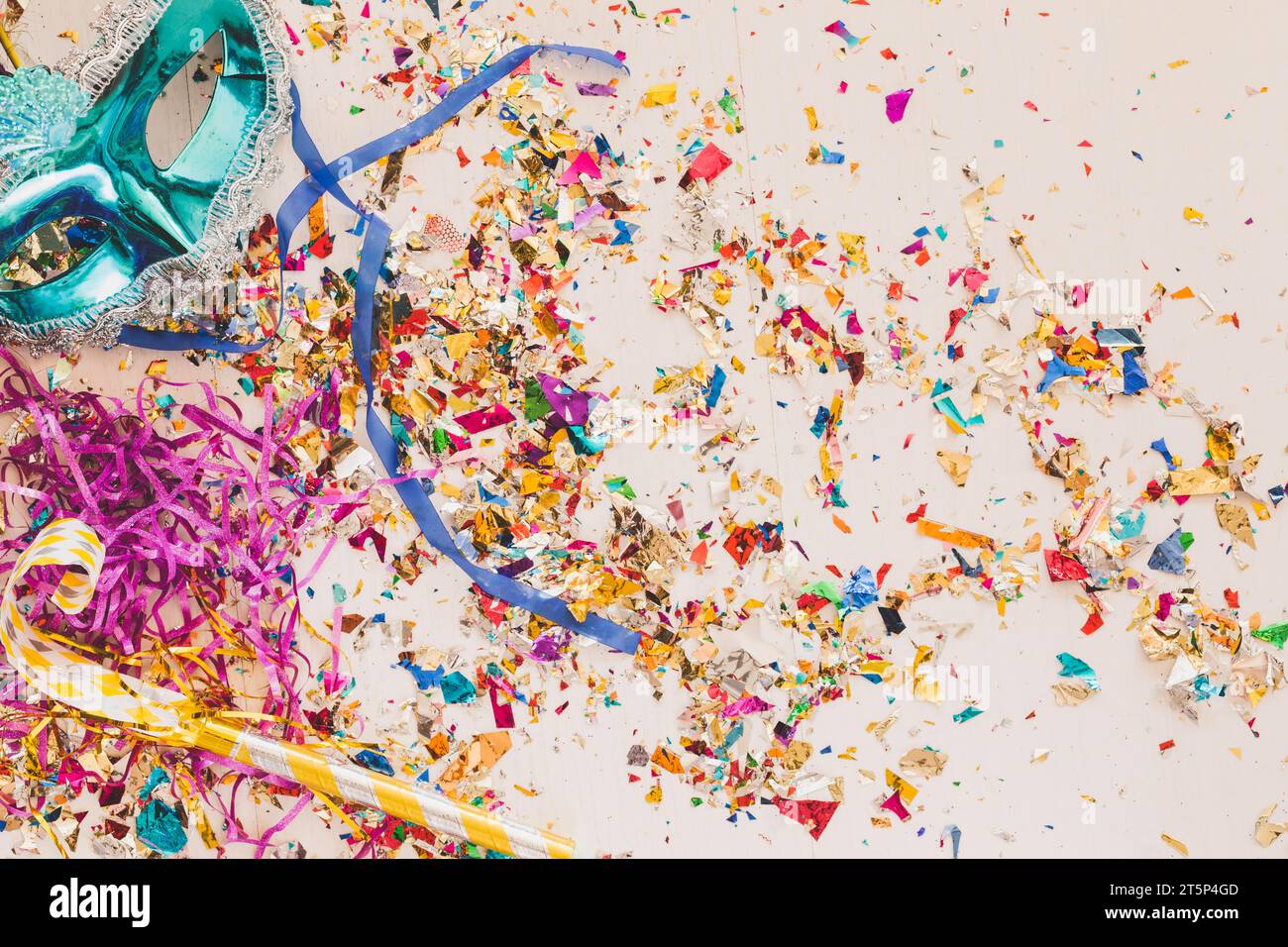 Confetti costume hi-res stock photography and images - Alamy
