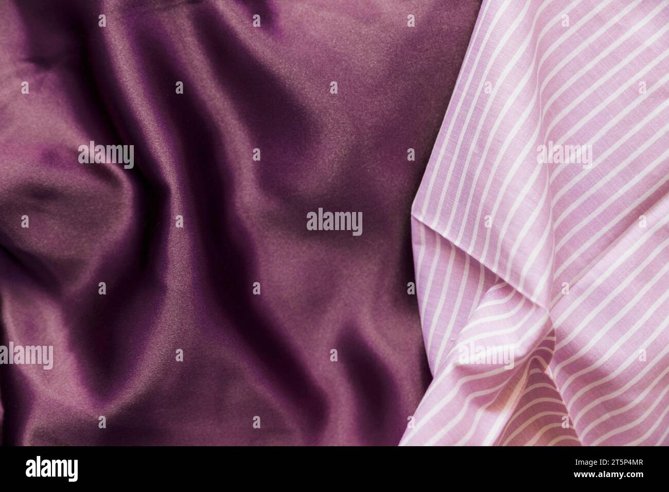 Purple line pattern hi-res stock photography and images - Alamy