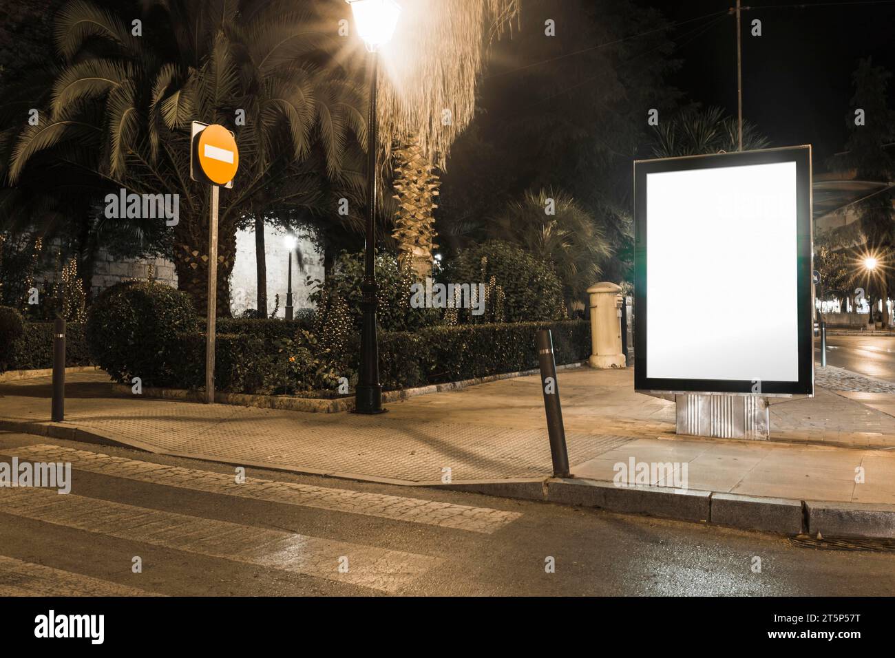 Blank lightbox light box hi-res stock photography and images - Alamy