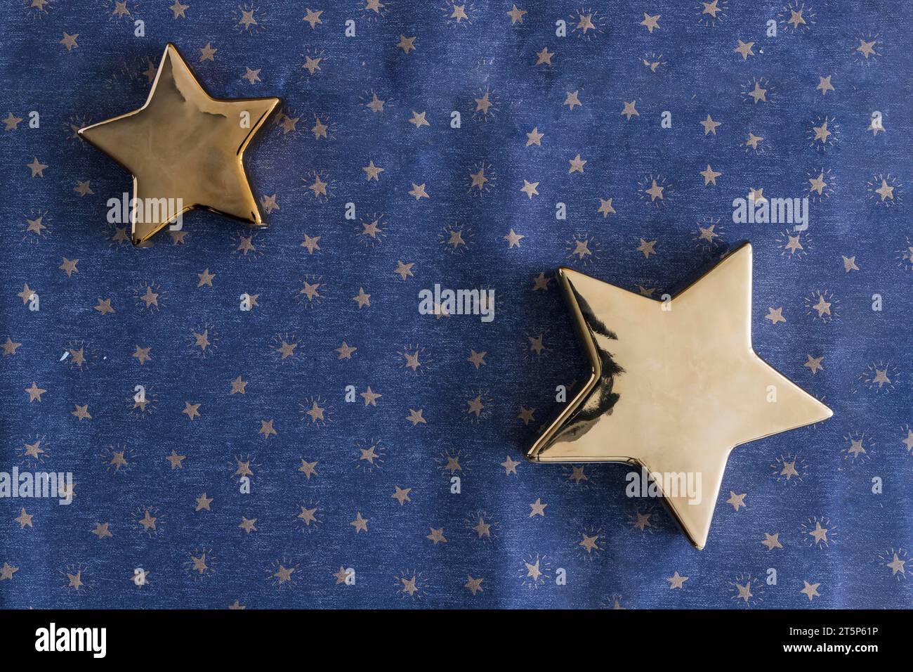 Shiny stars blue table Stock Photo - Alamy