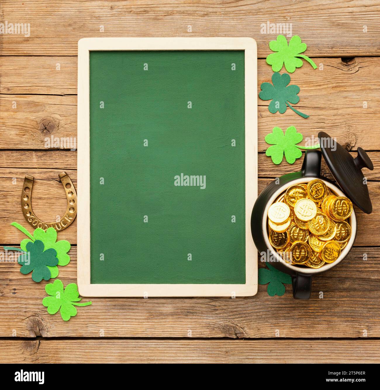 Top view board cauldron arrangement Stock Photo - Alamy