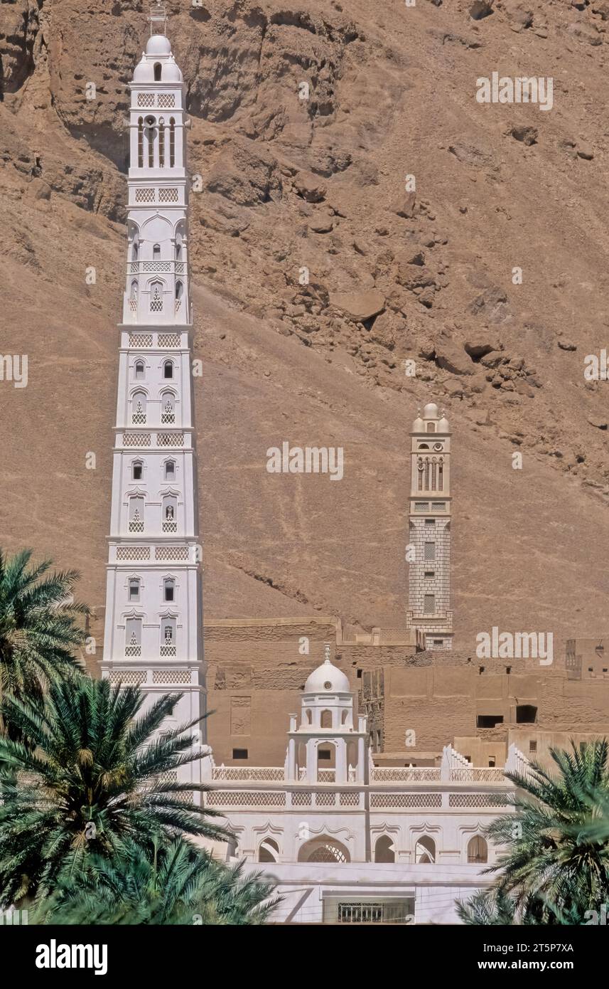 Al-Muhdhar Mosque is one of the historical mosques in the ancient city ...