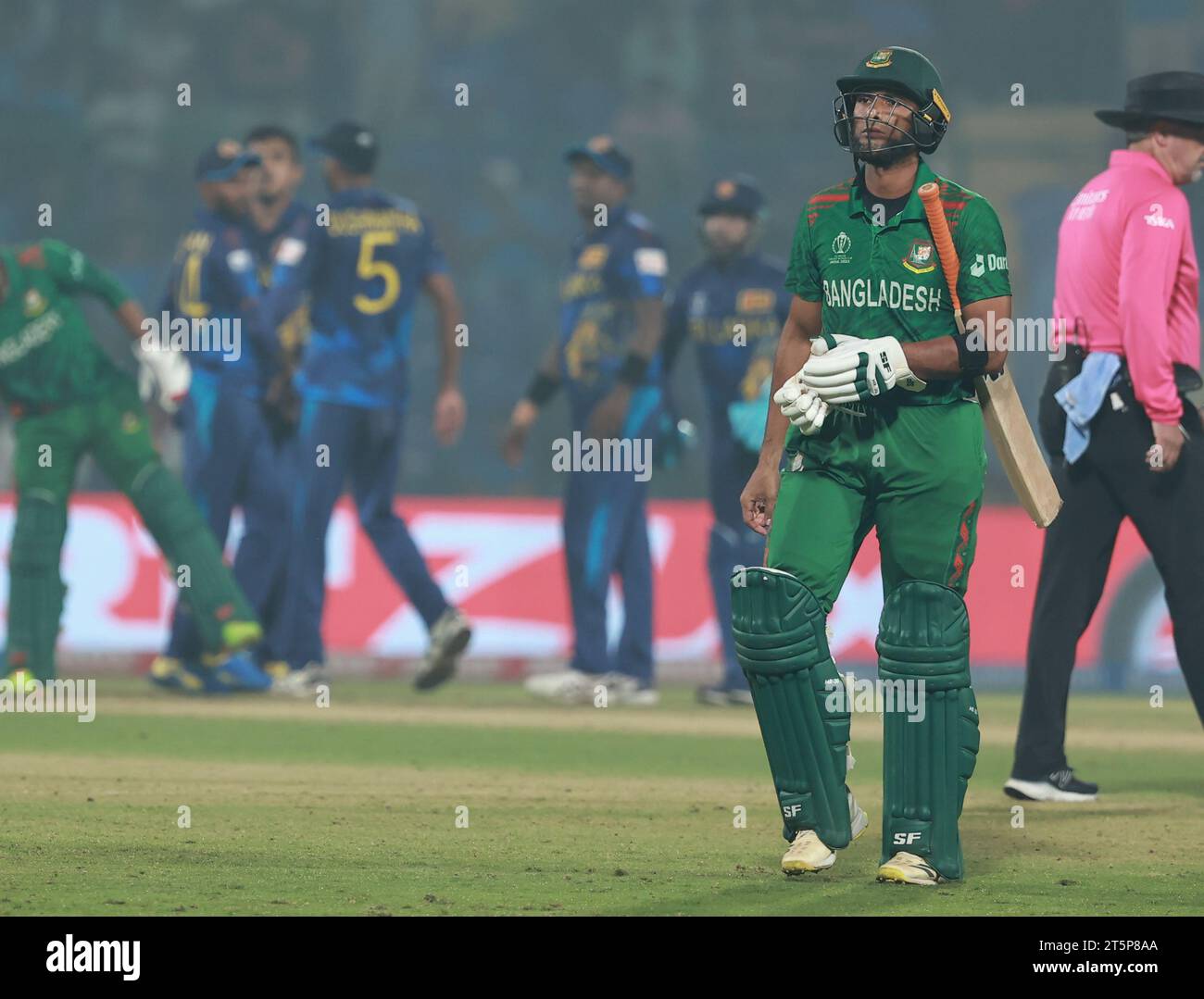 New Delhi, Delhi, India. 6th Nov, 2023. Sri Lankan team celebrates as ...