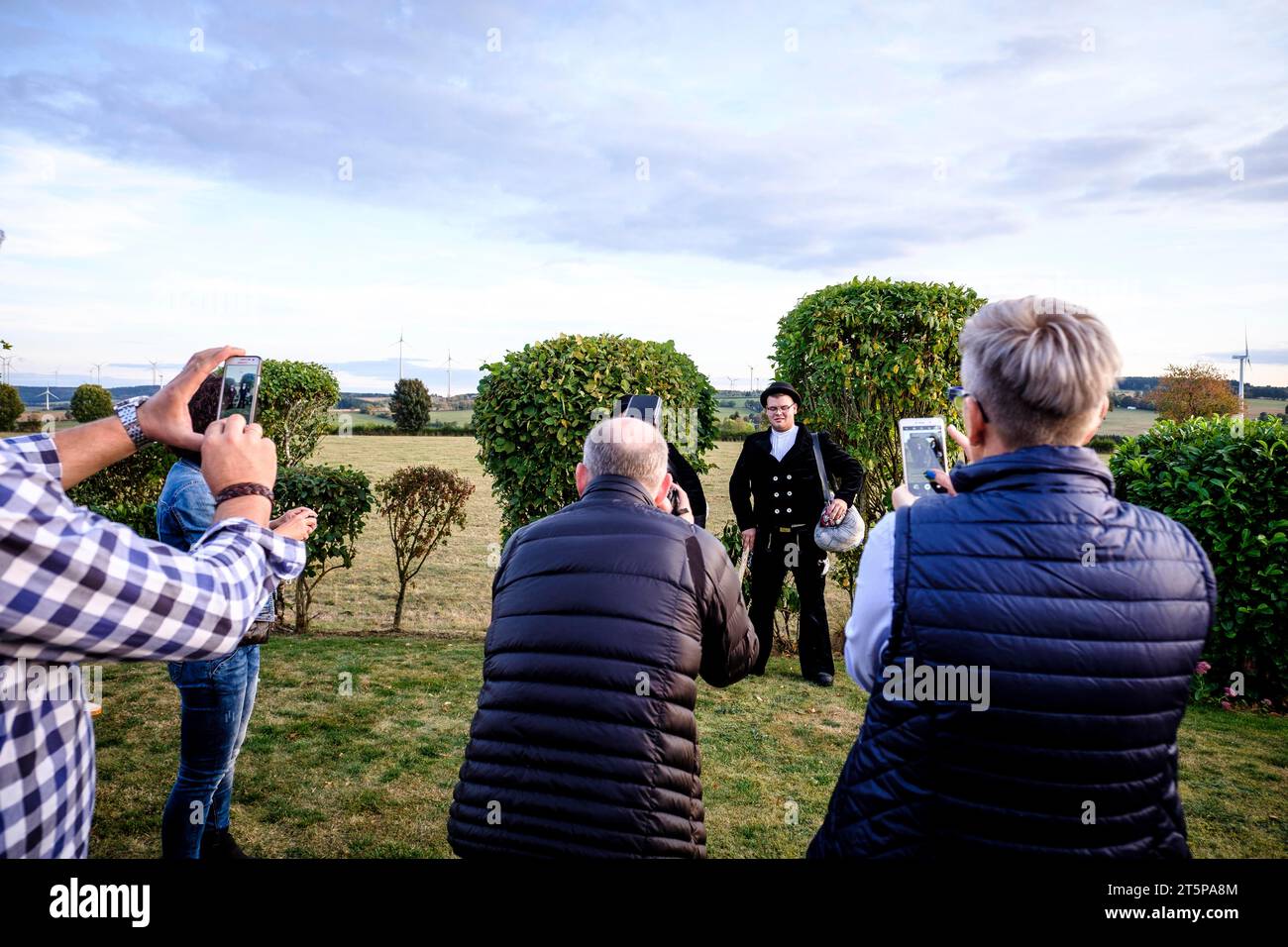 Leaving party of a Roland brother in Scheid, the family takes farewell ...