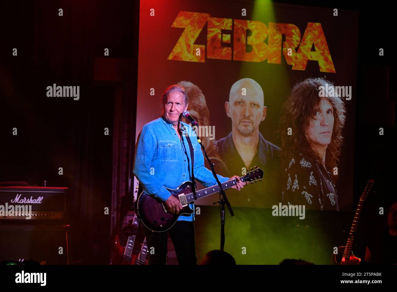 02 11 1975 hi-res stock photography and images - Alamy