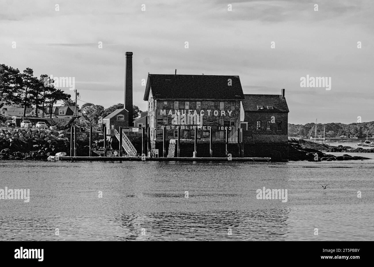 Nautical landscape in Black and white show off amazing artistic designs ...