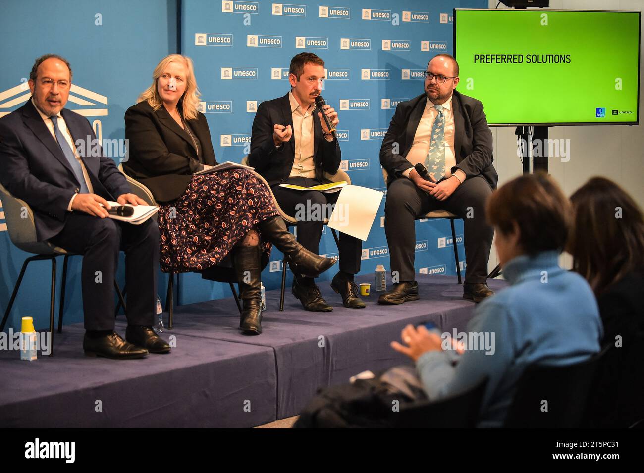 Ipsos paris hi-res stock photography and images - Alamy