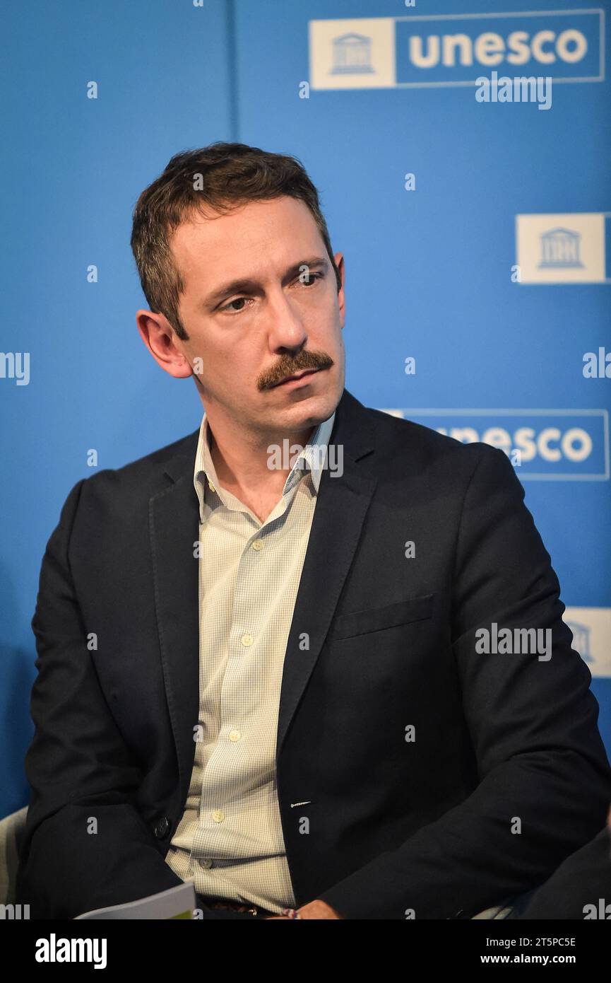 Ipsos research hi-res stock photography and images - Alamy