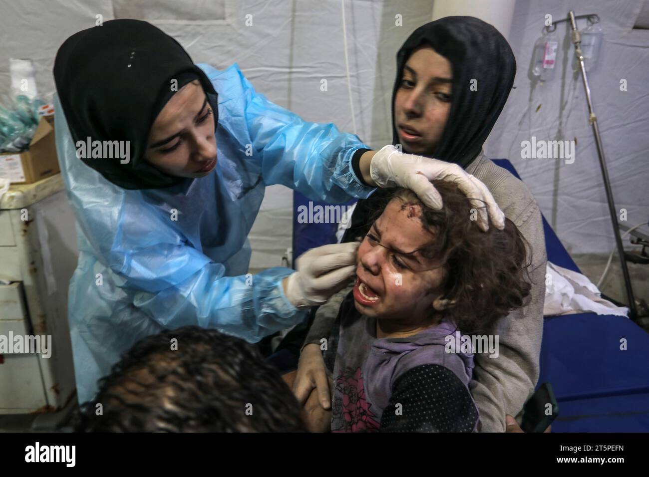 Rafah, Palestinian Territories. 06th Nov, 2023. An injured Palestinian ...