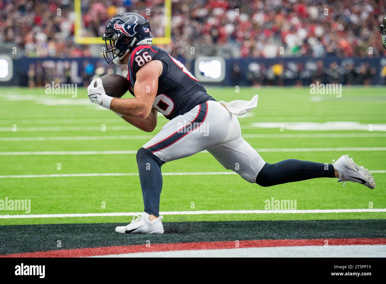 USA. 05th Nov, 2023. November 5, 2023: Houston Texans tight end Dalton ...