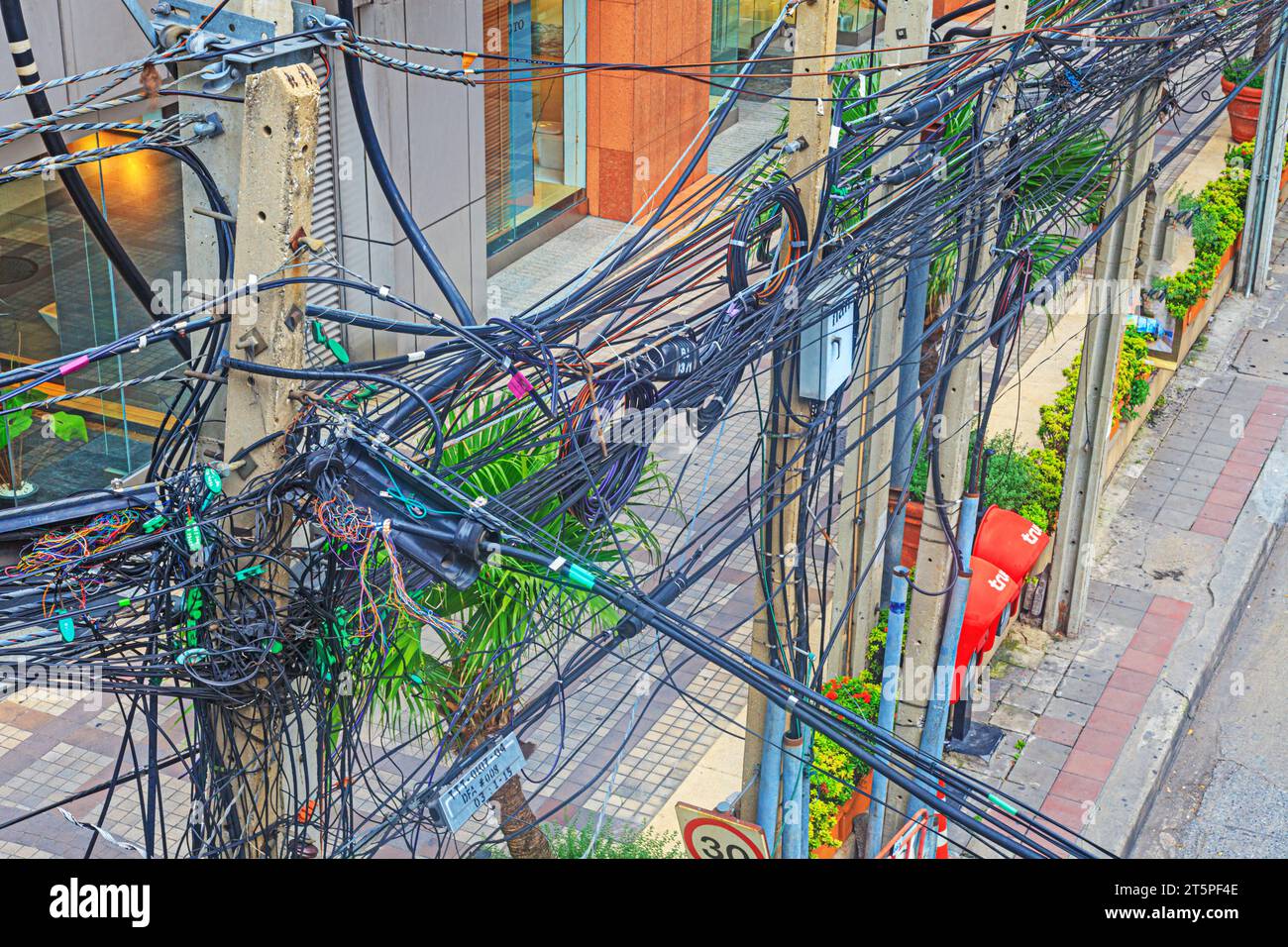 Routing node hi-res stock photography and images - Alamy