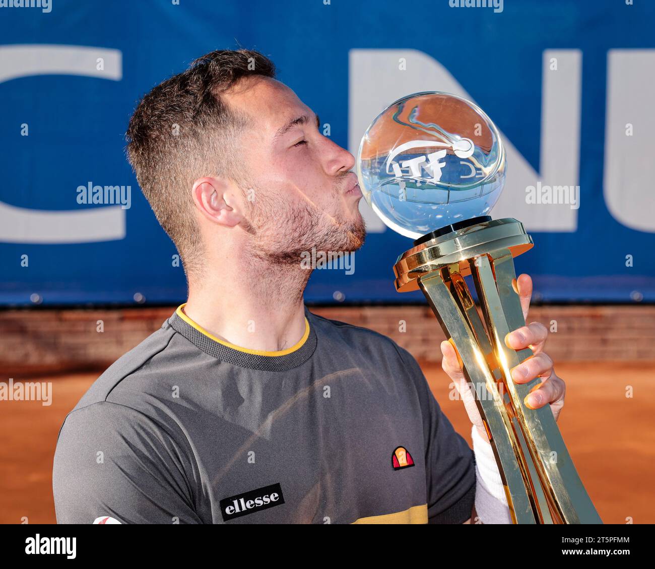 Barcelona, Spain, 05th Nov, 2023. Wheelchair tennis player Alfie Hewett ...