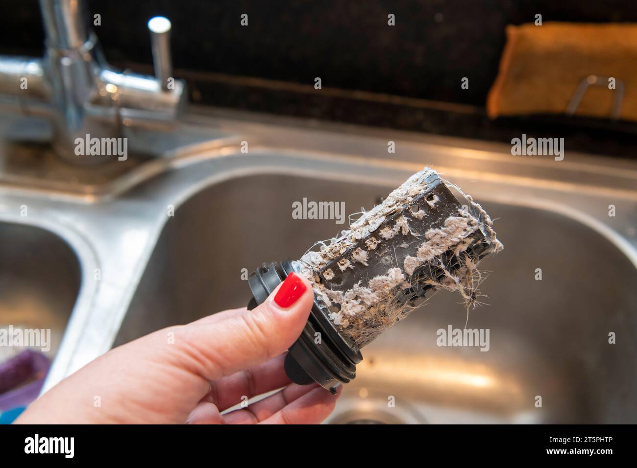 Hand washing clothes sink hi-res stock photography and images - Alamy