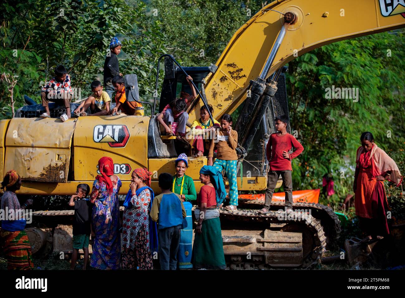 Jajarkot, Nepal. 06th Nov, 2023. Villagers wait for relief materials ...