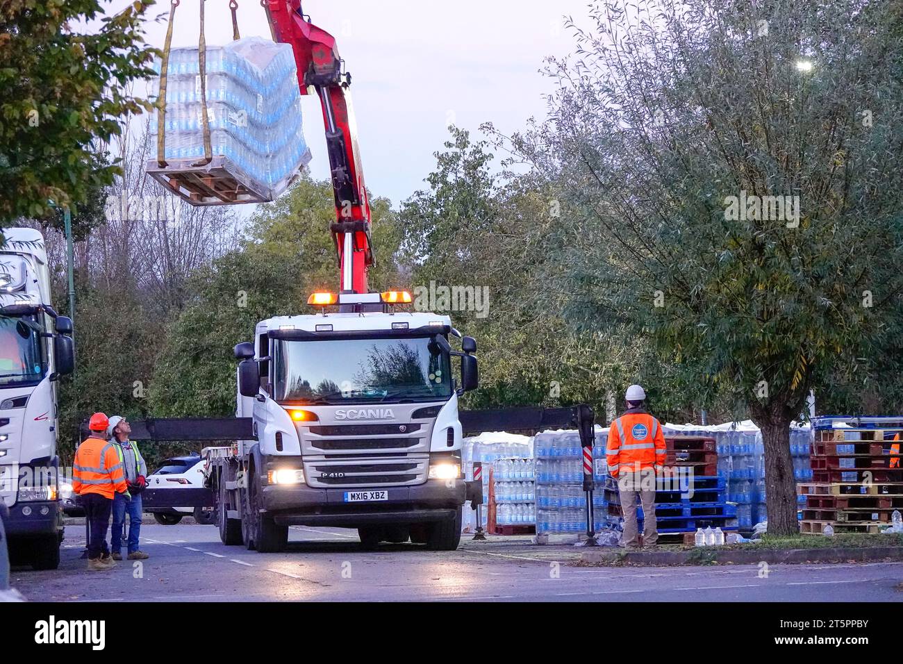 Portsmouth Road, Guildford. 06th November 2023. 40000 Surrey homes ...